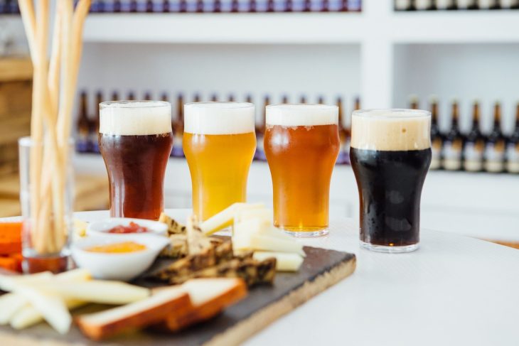 Craft Beer vs. Draft Beer: What Is The Difference? Craft Beer vs. Draft Beer: What Is The Difference?