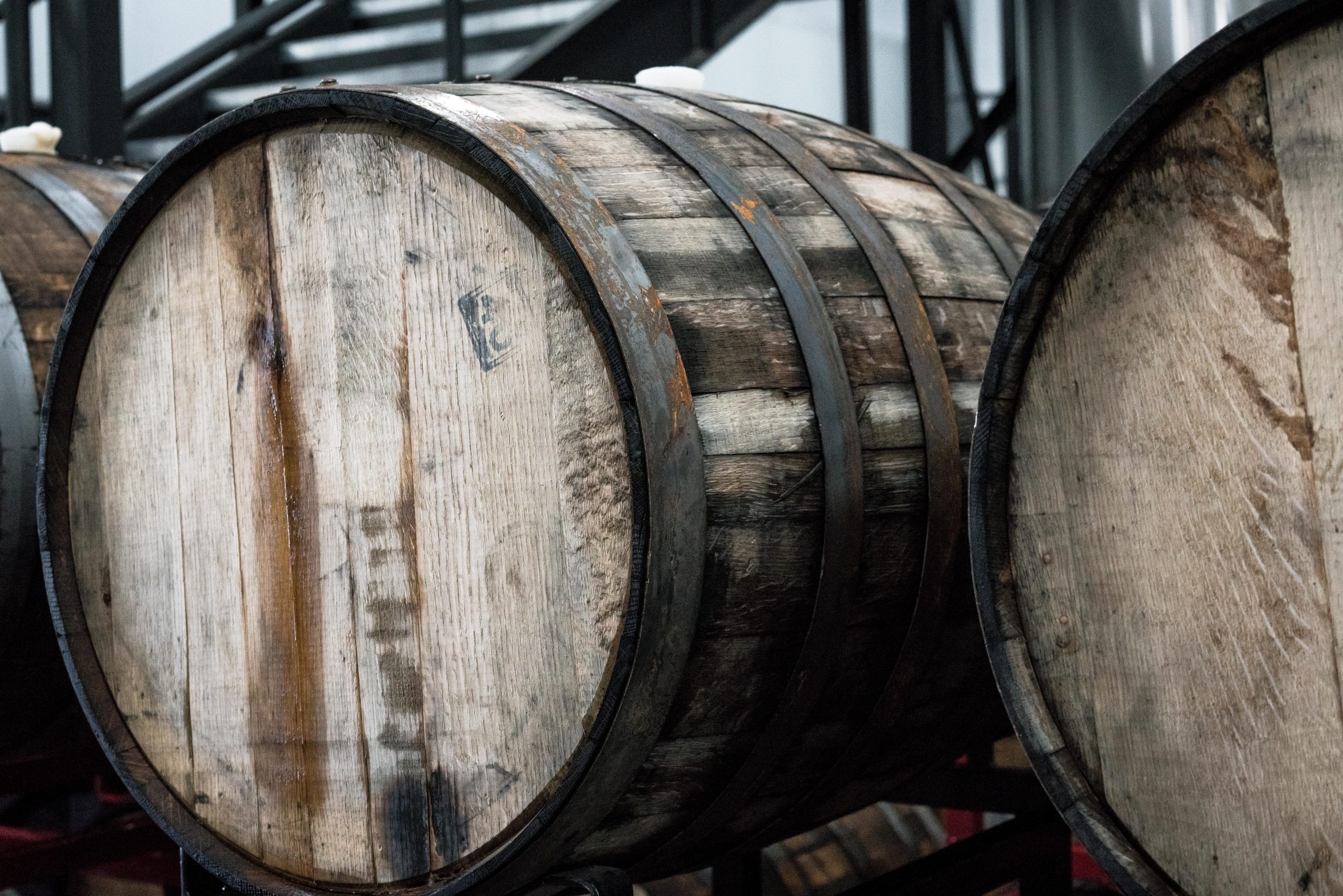 Cask Vs Barrel: The Difference Between a Whisky Cask and Barrel Revealed Cask Vs Barrel: The Difference Between a Whisky Cask and Barrel Revealed